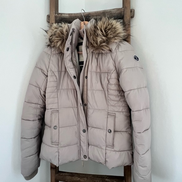 Abercrombie & Fitch | Jackets & Coats | Abercrombie Hooded Puffer Jacket With Faux Fur Trim ...